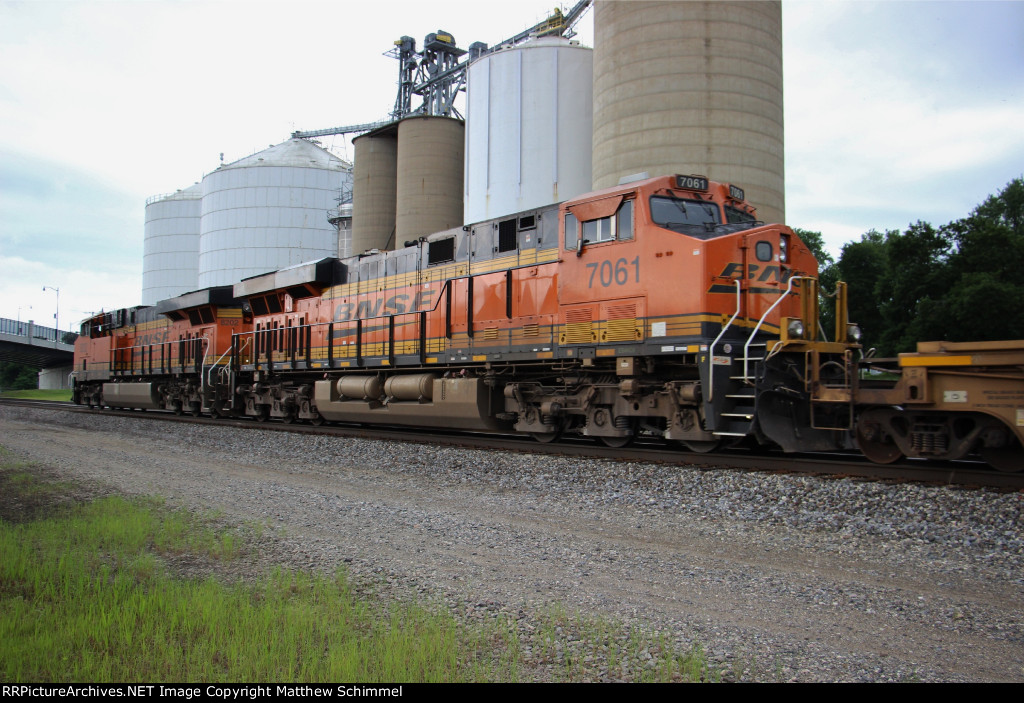BNSF 7061